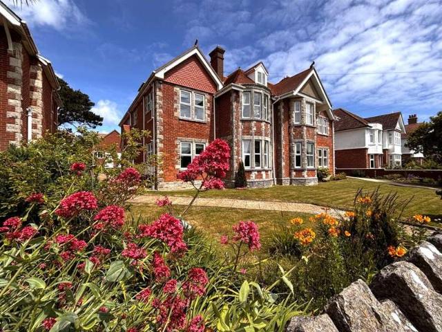 3 Bedroom Ground Flat