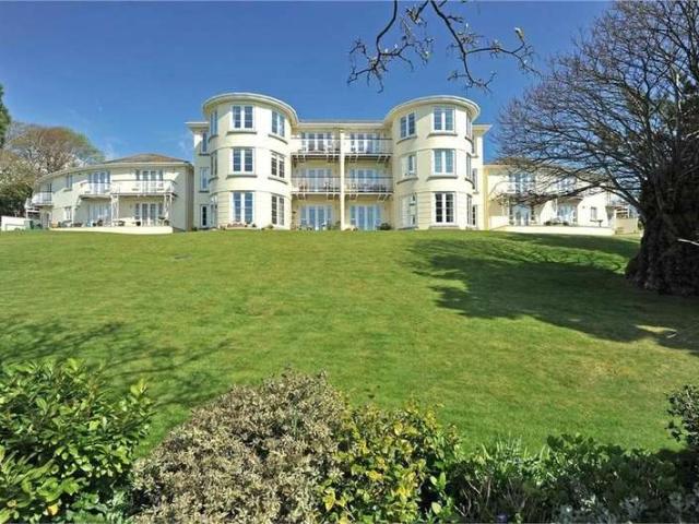3 Bedroom Ground Flat