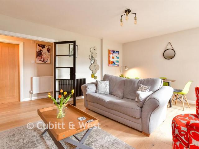 3 bedroom ground flat for sale
