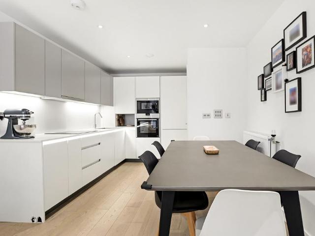 3 bedroom ground flat for sale