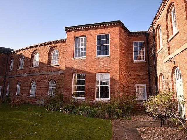 3 bedroom ground flat for sale