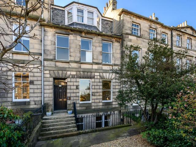 3 bedroom ground flat for sale