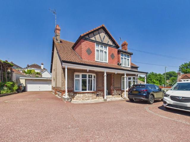 3 bedroom ground flat for sale