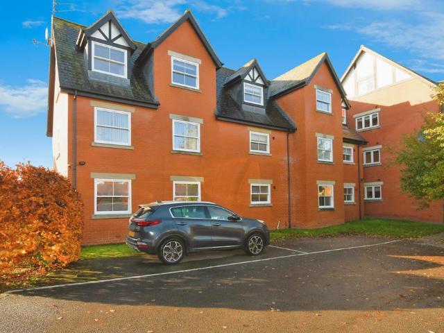 3 bedroom ground flat for sale