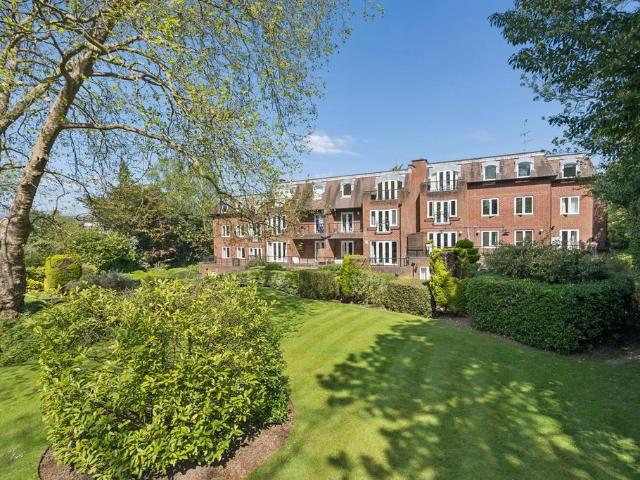 3 bedroom ground flat for sale