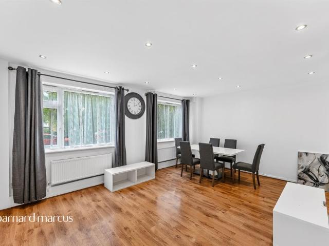 3 bedroom ground flat for sale