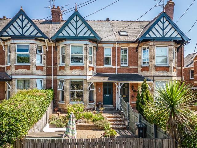 3 bedroom ground flat for sale