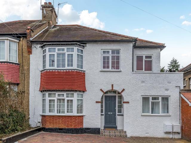 3 bedroom ground flat for sale