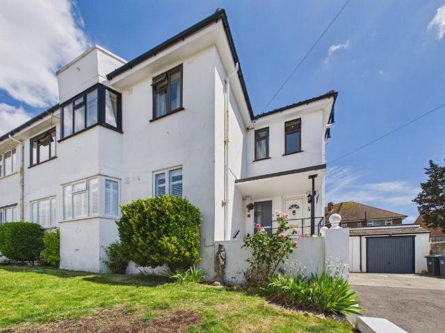 3 bedroom ground flat for sale