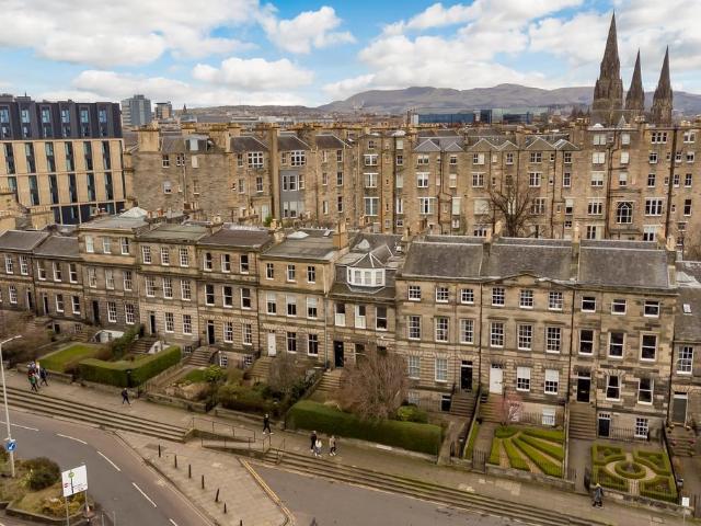 3 bedroom ground flat for sale