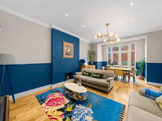 3 bedroom ground flat for sale