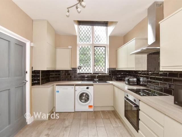 3 bedroom ground flat for sale