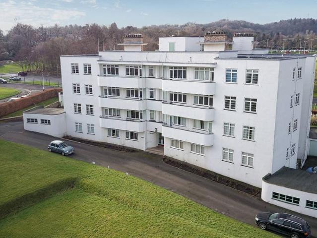 3 bedroom ground flat for sale