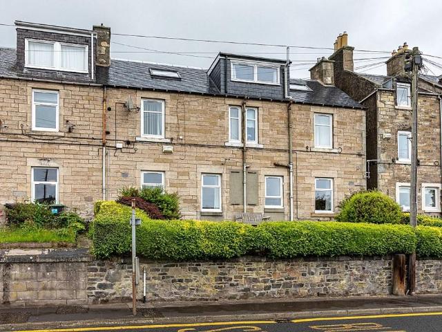 3 bedroom ground flat for sale