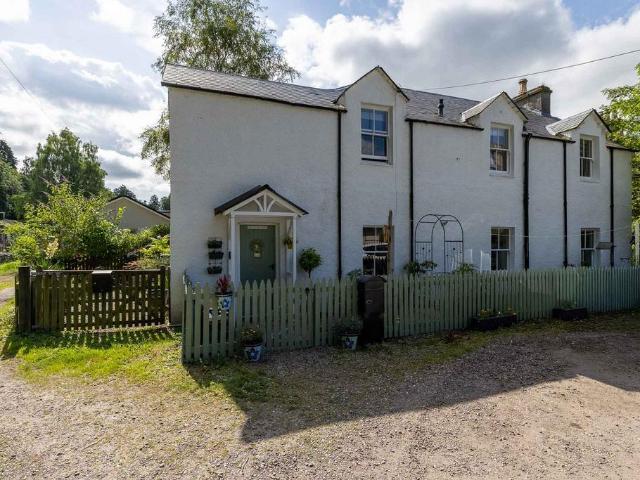 3 bedroom ground flat for sale