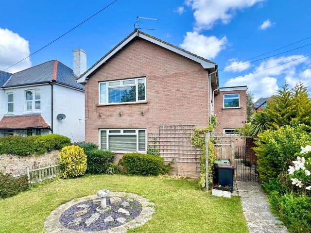 3 bedroom ground flat for sale