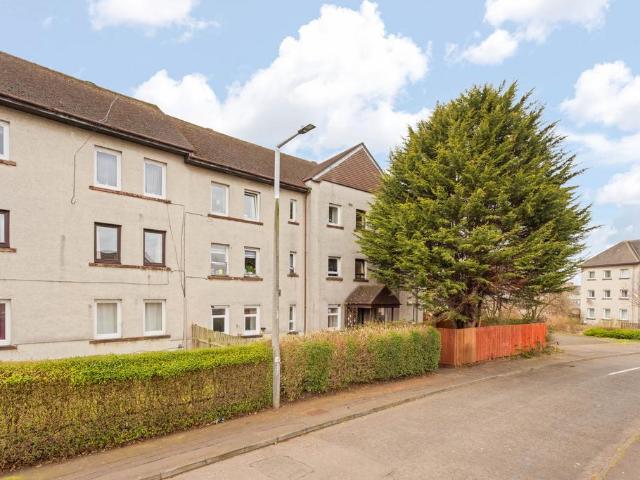 3 bedroom ground flat for sale