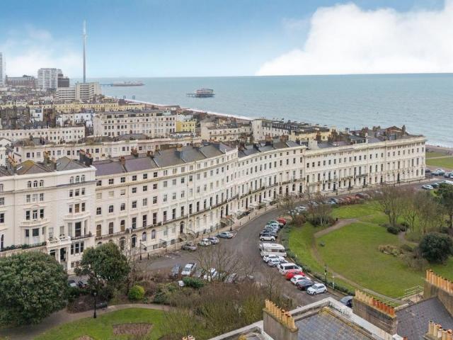 3 bedroom ground flat for sale