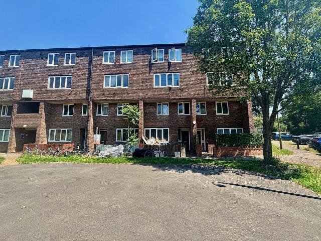 3 bedroom ground flat for sale