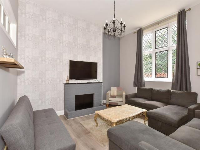 3 bedroom ground flat for sale