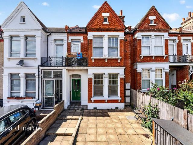 3 bedroom ground flat for sale