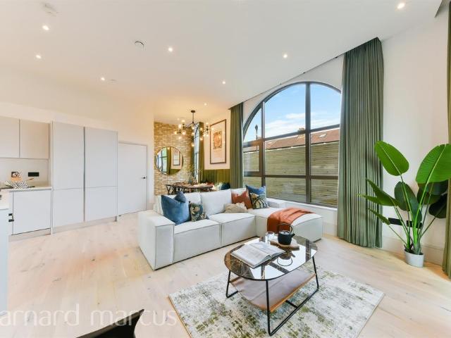3 bedroom ground flat for sale