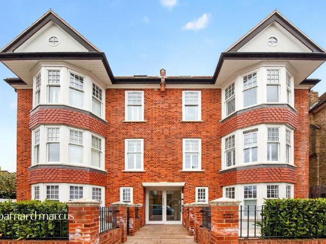3 bedroom ground flat for sale