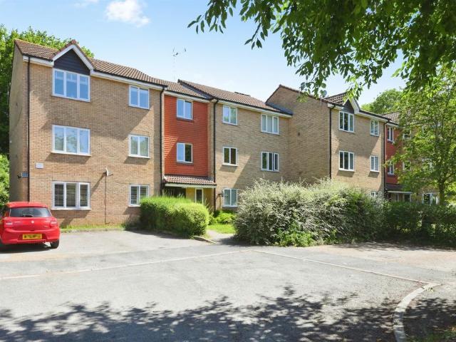 3 bedroom ground flat for sale