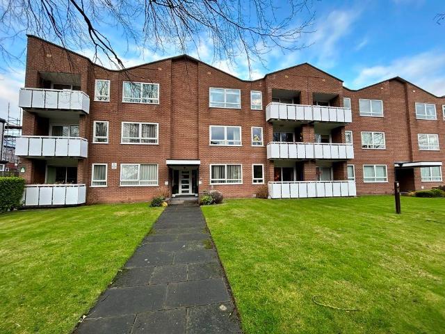 3 bedroom ground flat for sale