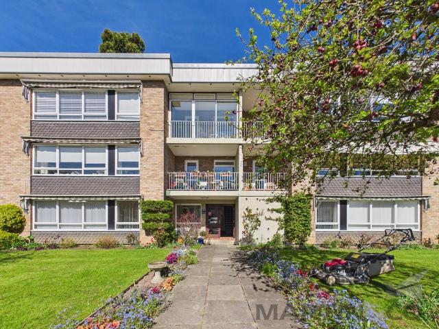 3 bedroom ground flat for sale