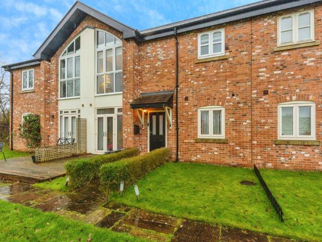3 bedroom ground flat for sale