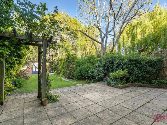 3 bedroom ground flat for sale