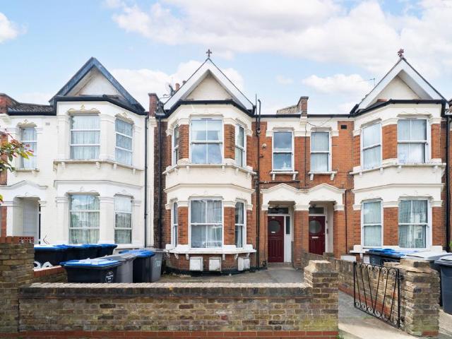 3 bedroom ground flat for sale