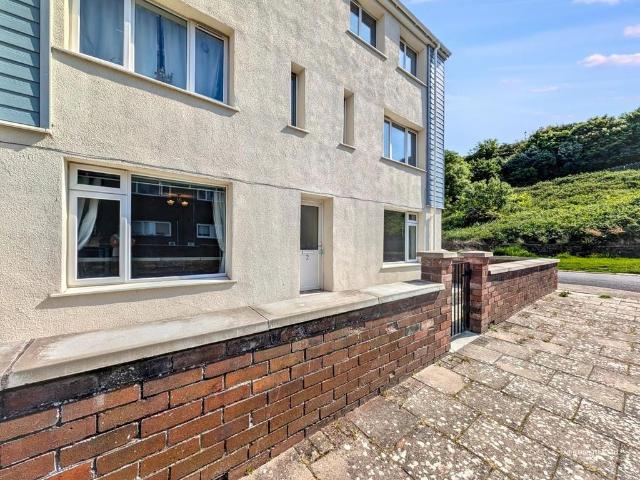 3 bedroom ground flat for sale