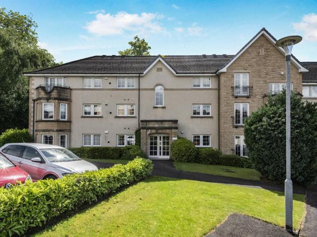 3 bedroom ground flat for sale