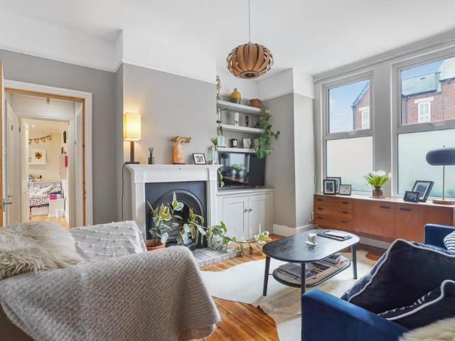 3 bedroom ground flat for sale