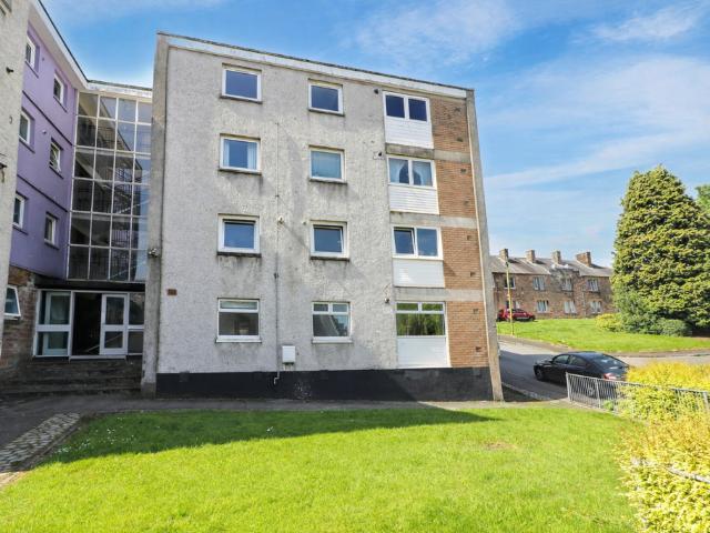 3 bedroom ground flat for sale