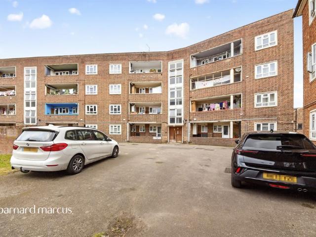 3 bedroom ground flat for sale