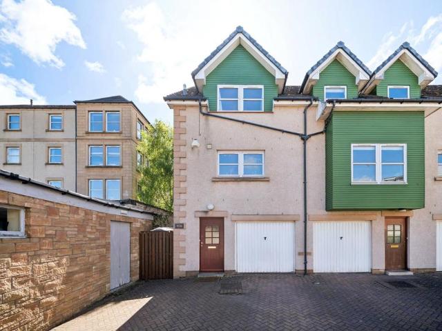 3 bedroom ground flat to rent