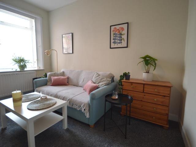 3 bedroom ground flat to rent
