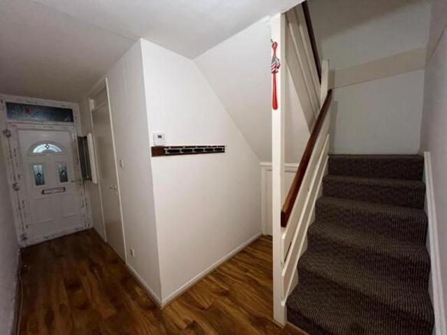 3 bedroom ground floor maisonette for rent in Fieldfare Road, Bexley, London, SE28