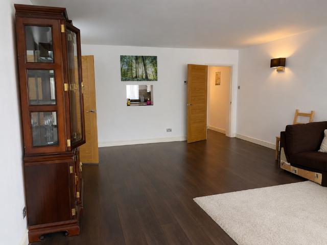 3 bedroom ground floor maisonette to rent