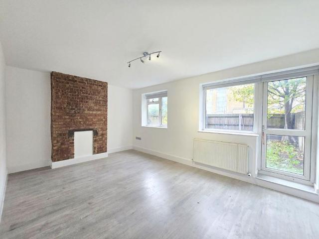 3 bedroom ground floor maisonette to rent