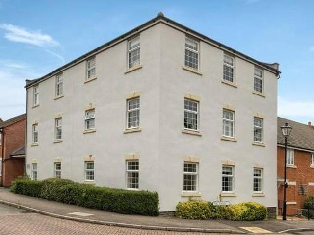 3 bedroom ground floor flat for rent in Beecham Road ShipstonOnStour Warwickshire CV36