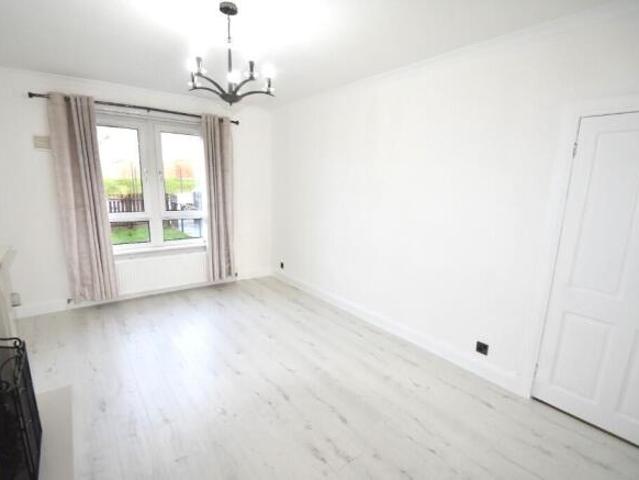 3 bedroom ground floor flat for rent in Gelston Street, Glasgow, G32