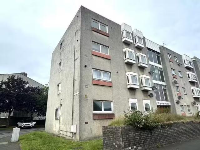 3 bedroom ground floor flat for rent in George Square, Ayr, KA8