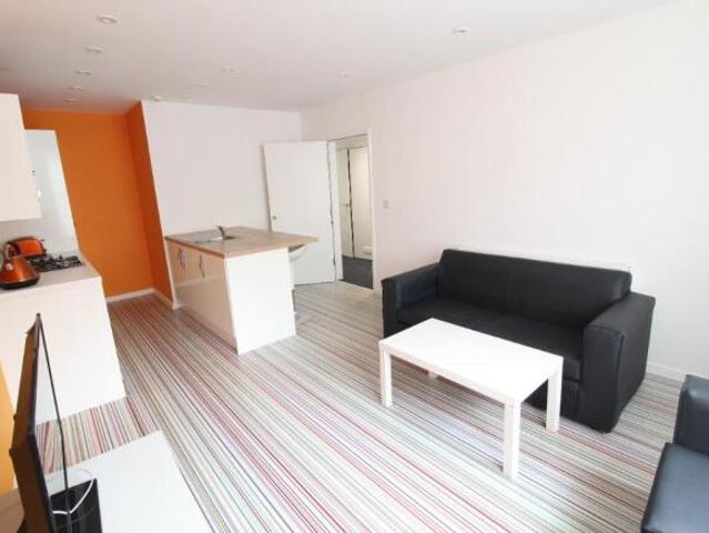3 bedroom ground floor flat for rent in Lambert Street, Hull, East Riding Of Yorkshire, HU5