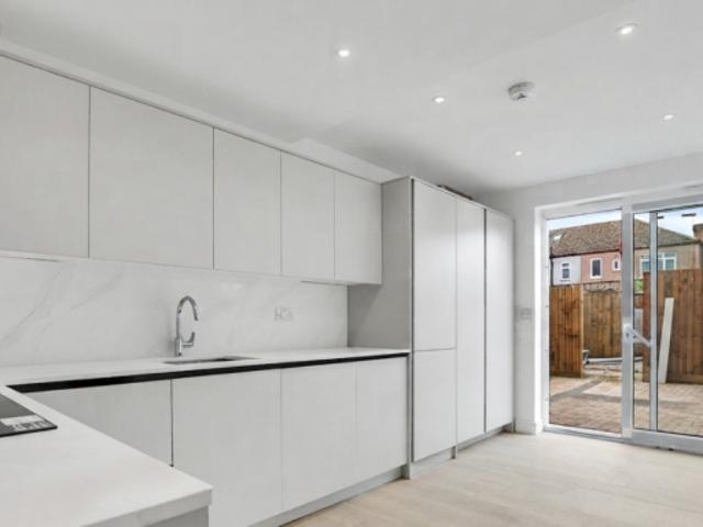3 bedroom ground floor flat for rent in Leather Close, Mitcham, Merton, CR4