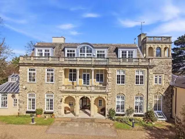 3 bedroom ground floor flat for rent in Manor Place, Mavelston.
