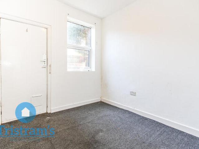 3 bedroom ground floor flat for rent in Radford Boulevard, Nottingham, NG7